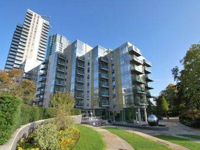 2 Bedrooms Flat for sale in Riverside Apartments, Finsbury Park N4