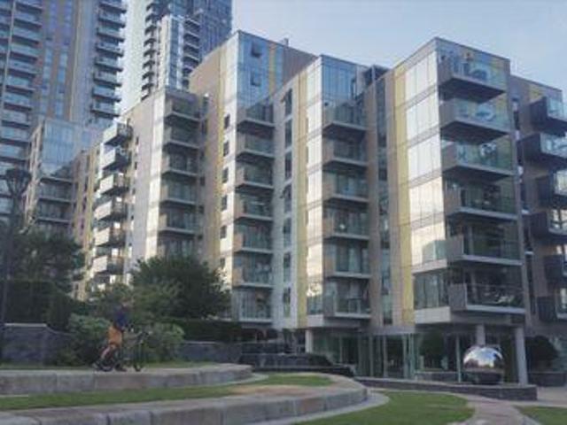 2 Bedrooms Flat for sale in Riverside Apartments, Woodberry Down, London N4