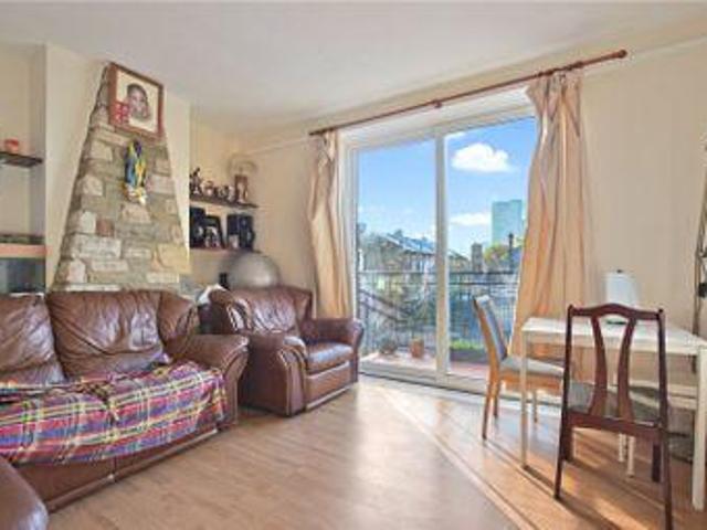 2 Bedrooms Flat for sale in Ricardo Street, Poplar, London E14