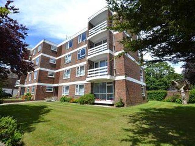 2 Bedrooms Flat for sale in Richmond Road, Worthing, West Sussex BN11