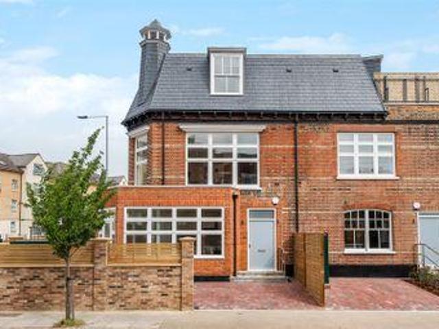 2 Bedrooms Flat for sale in Richmond Road, Kingston Upon Thames KT2