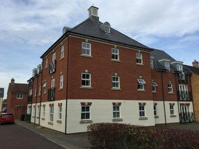 2 Bedrooms Flat for sale in Richard Day Walk, Colchester, Essex CO2