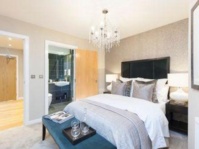 2 Bedrooms Flat for sale in Rifle Street, London E14