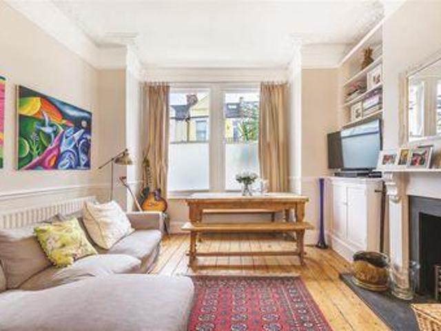 2 Bedrooms Flat for sale in Ringmer Avenue, London SW6