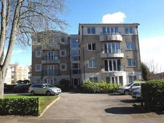 2 Bedrooms Flat for sale in Russell Road, Basingstoke, Hampshire RG21