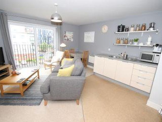 2 Bedrooms Flat for sale in Woden Street, Salford M5