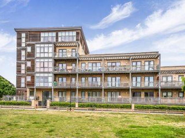 2 Bedrooms Flat for sale in Woodmill Road, London E5