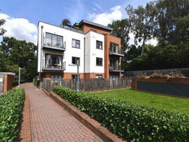 2 Bedrooms Flat for sale in Woodchester Court, Woodside Park N12