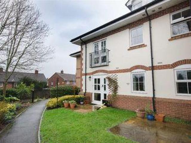 2 Bedrooms Flat for sale in Woodland Court, Partridge Drive, Downend BS16