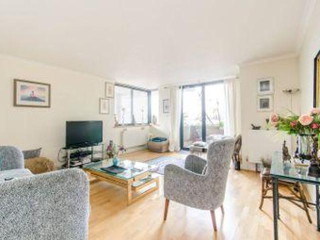2 Bedrooms Flat for sale in Waterside Point, Battersea Park SW11