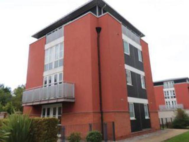 2 Bedrooms Flat for sale in Watkin Road, Leicester LE2