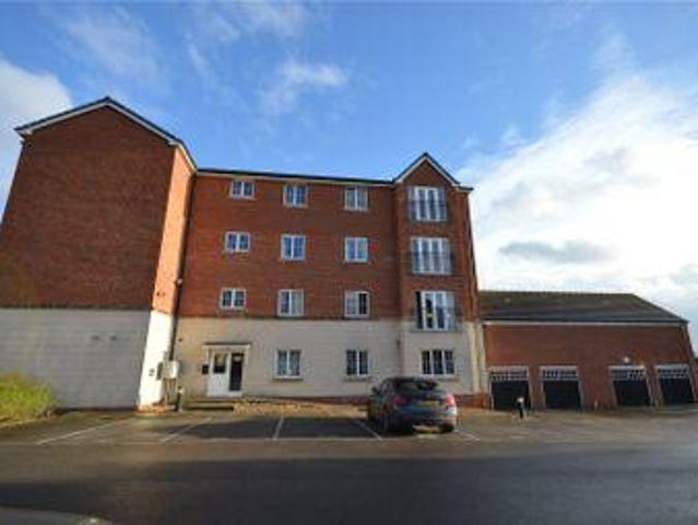 2 Bedrooms Flat for sale in Waggon Road, Leeds, West Yorkshire LS10
