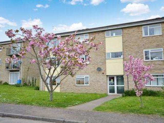 2 Bedrooms Flat for sale in Waldgrooms, Dunmow CM6