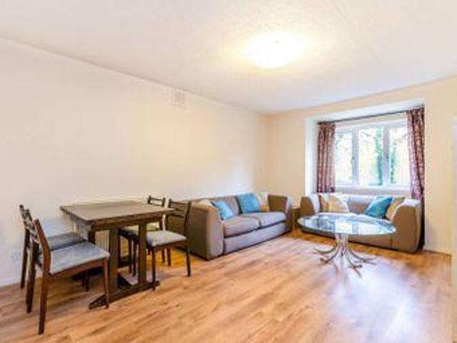 2 Bedrooms Flat for sale in Walerand Road, Lewisham SE13
