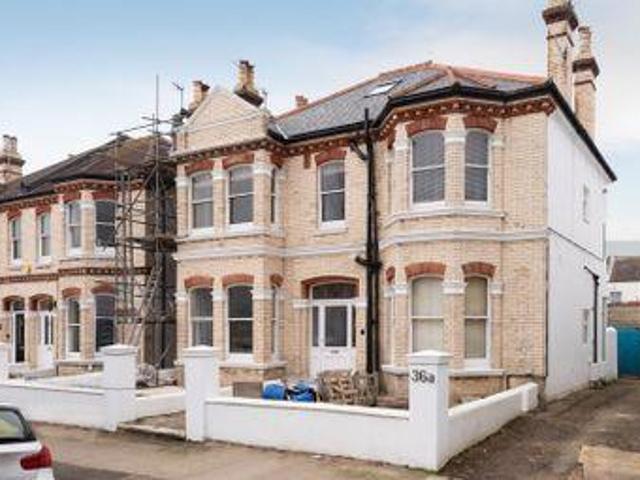 2 Bedrooms Flat for sale in Walsingham Road, Hove BN3