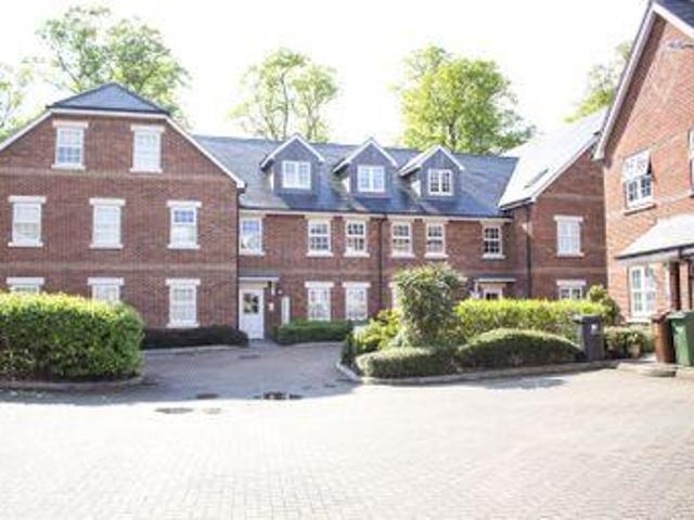 2 Bedrooms Flat for sale in Walter Slade Court, Norris Close, St. Albans, Hertfordshire AL2