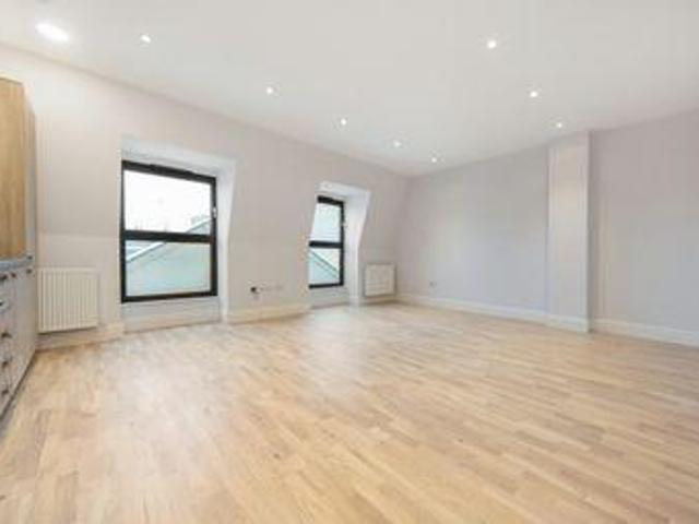 2 Bedrooms Flat for sale in Wandsworth High Street, London, London SW18