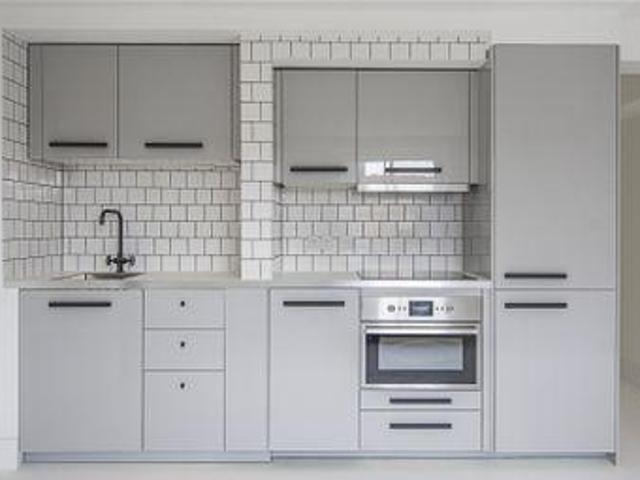 2 Bedrooms Flat for sale in Wandsworth Road, London SW8