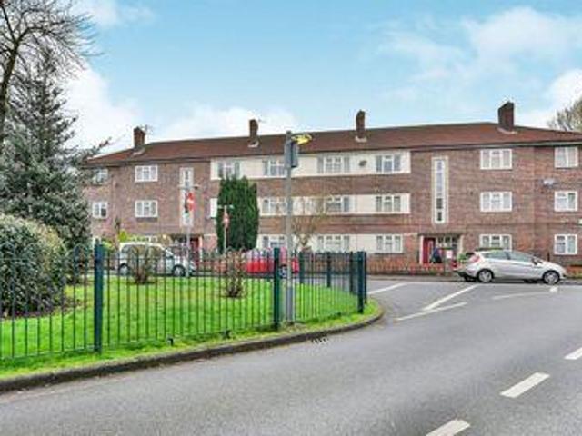 2 Bedrooms Flat for sale in Wardle Close, Stretford, Manchester M32