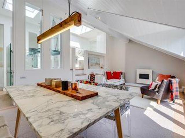 2 Bedrooms Flat for sale in Warrington Crescent, Little Venice, London W9