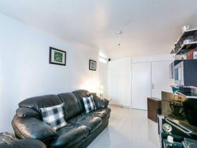 2 Bedrooms Flat for sale in Warwick Road, Kensington W14