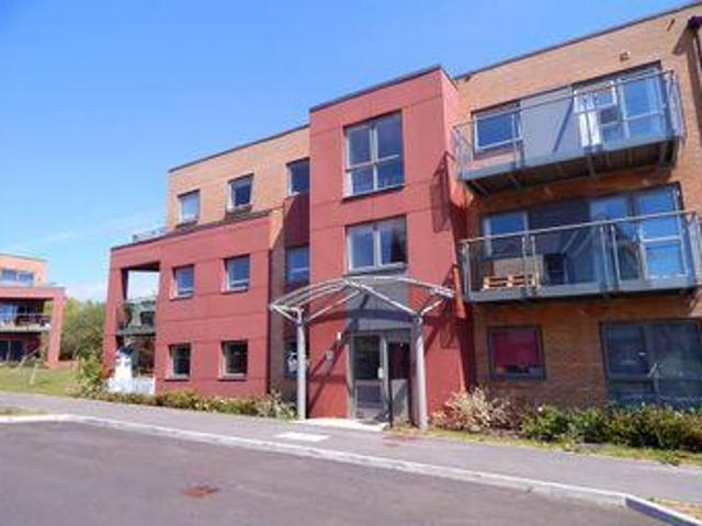 2 Bedrooms Flat for sale in Weavers Close, Eastbourne, East Sussex BN21