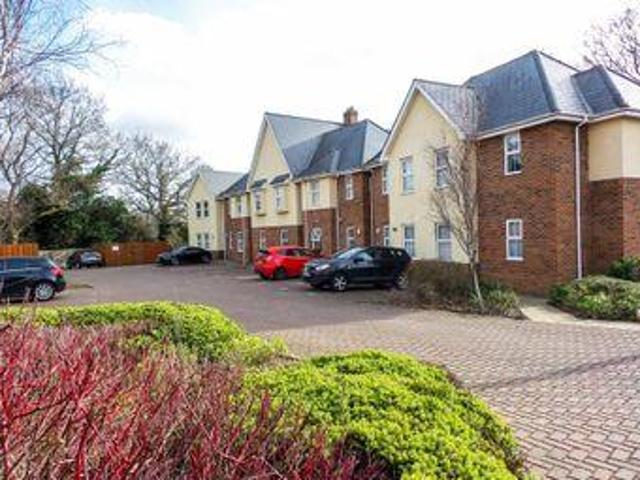 2 Bedrooms Flat for sale in Weir Gardens, Rayleigh SS6
