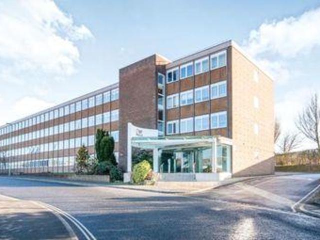 2 Bedrooms Flat for sale in Wella Road, Basingstoke, Hampshire RG22