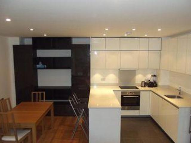 2 Bedrooms Flat for sale in Wellesley Road, Croydon, London CR0