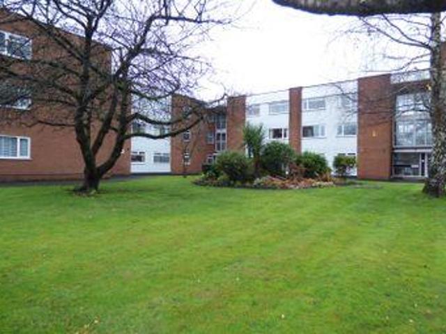 2 Bedrooms Flat for sale in Wellington Court, Bolton Road, Bury BL8