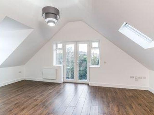 2 Bedrooms Flat for sale in West Wycombe Road, High Wycombe HP12