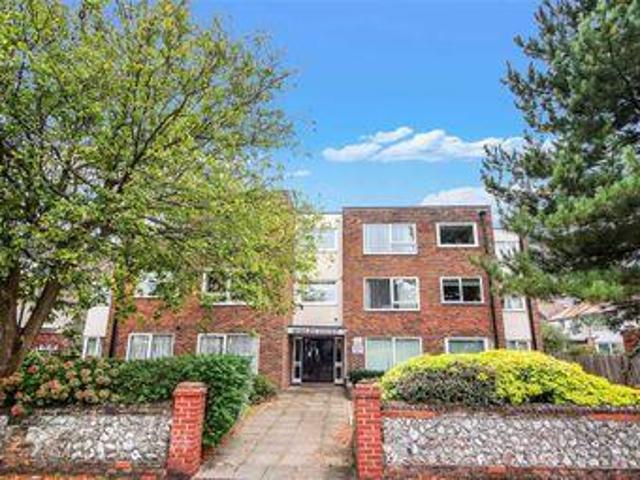 2 Bedrooms Flat for sale in West Avenue, West Worthing BN11