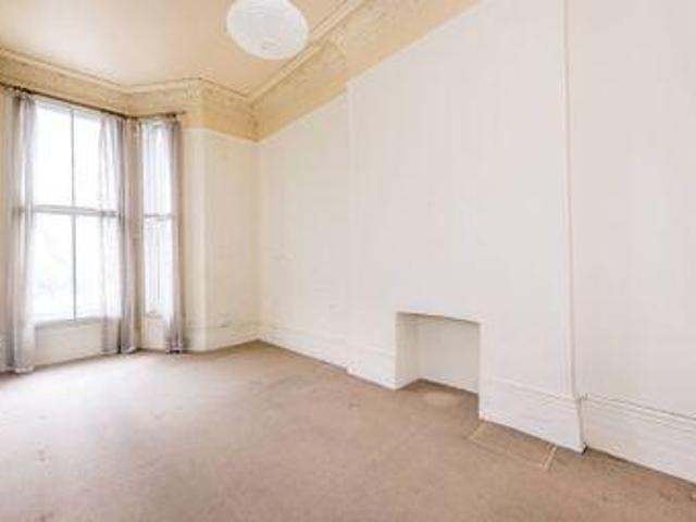 2 Bedrooms Flat for sale in West Cromwell Road, Kensington SW5