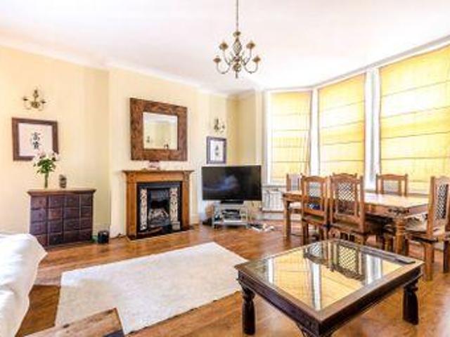 2 Bedrooms Flat for sale in West End Lane, West Hampstead, London NW6