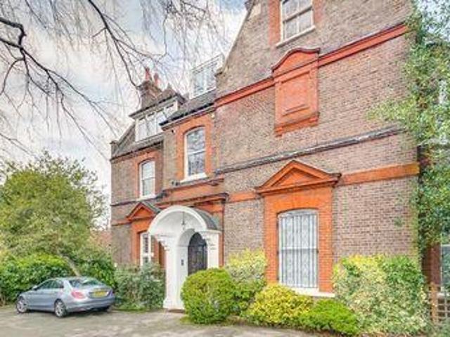 2 Bedrooms Flat for sale in West Heath Road, Hampstead, London NW3