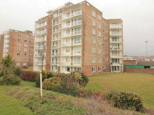 2 Bedrooms Flat for sale in West Parade, Bexhill On Sea, East Sussex TN39