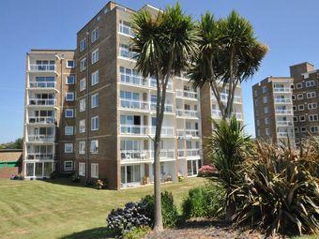 2 Bedrooms Flat for sale in West Parade, Bexhill On Sea TN39