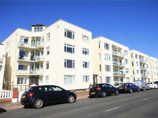 2 Bedrooms Flat for sale in West Parade, Bexhill On Sea TN39