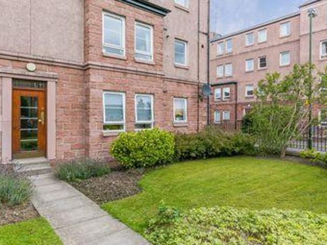 2 Bedrooms Flat for sale in West Savile Terrace, Blackford, Edinburgh EH9
