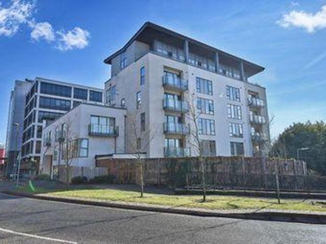 2 Bedrooms Flat for sale in Western Gate, Basingstoke RG21