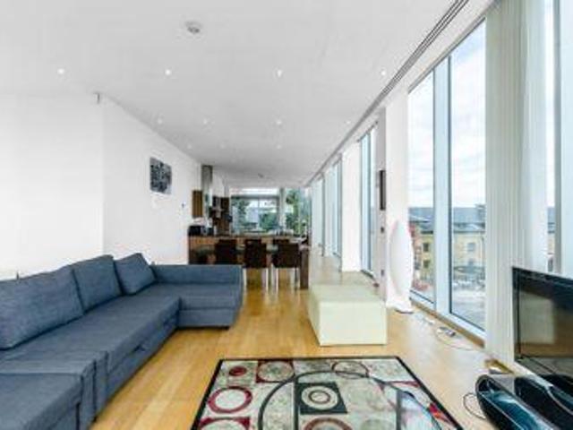 2 Bedrooms Flat for sale in Western Gateway, Docklands E16