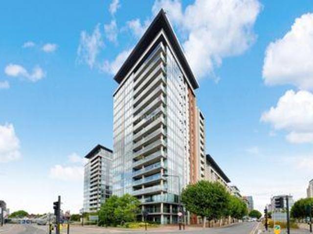 2 Bedrooms Flat for sale in Western Gateway, London E16