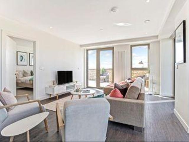 2 Bedrooms Flat for sale in Western Gateway, London E16