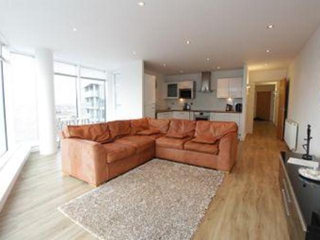 2 Bedrooms Flat for sale in Western Gateway, London E16
