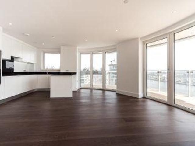 2 Bedrooms Flat for sale in Western Gateway, London E16