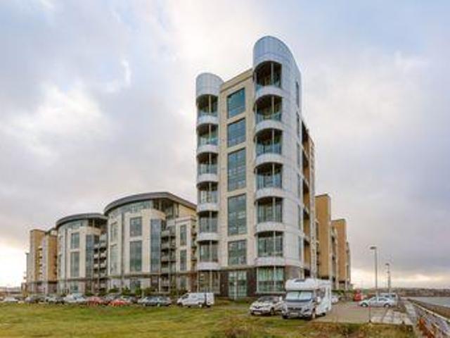 2 Bedrooms Flat for sale in Western Harbour Breakwater, Newhaven, Edinburgh EH6