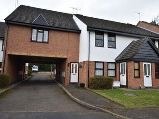 2 Bedrooms Flat for sale in Westwick Place, Watford WD25
