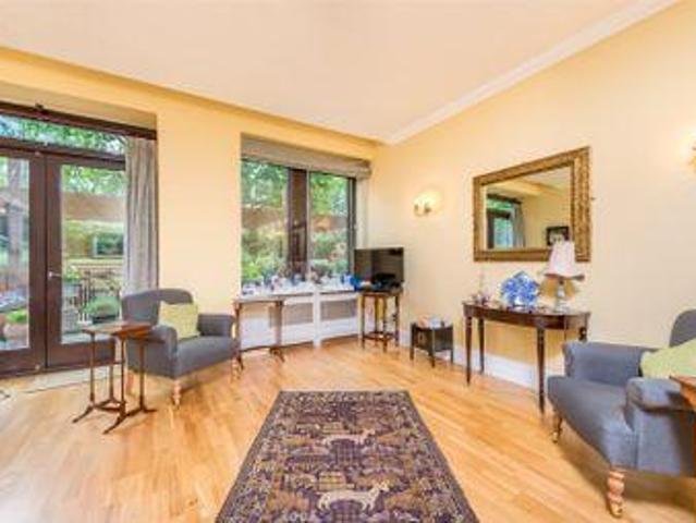 2 Bedrooms Flat for sale in Whitehouse Apartments, Belvedere Road, Waterloo, London SE1