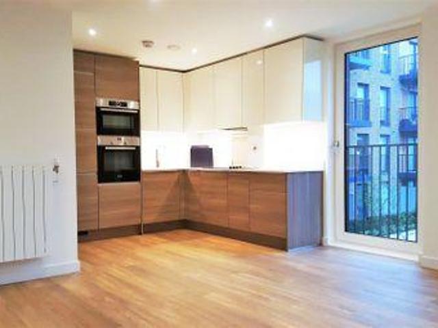 2 Bedrooms Flat for sale in Whiting Way, London SE16