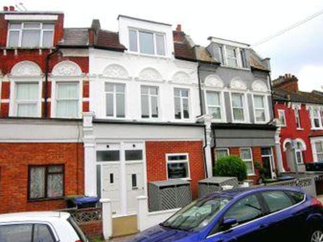 2 Bedrooms Flat for sale in Whittington Road, London N22
